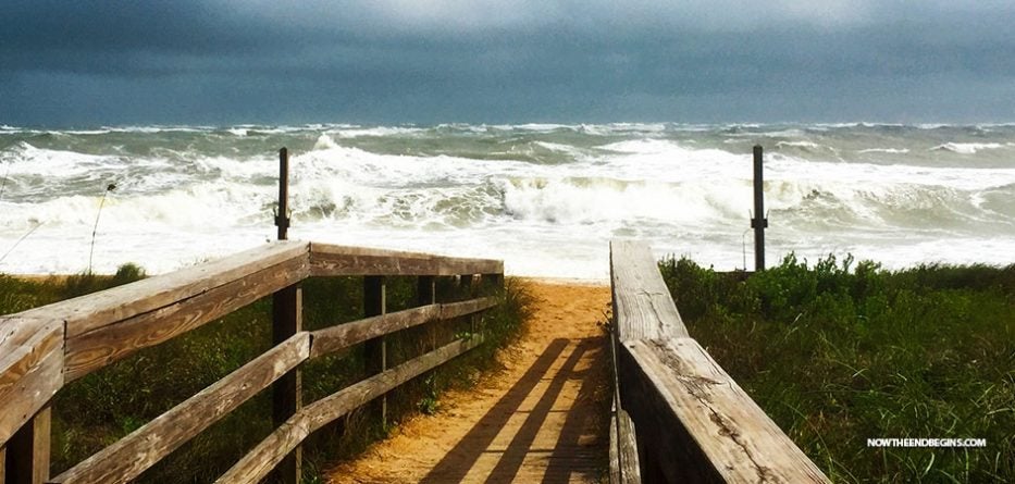 Terrifying Undoctored Creepy Skull Image Of Hurricane Matthew Spooks ...