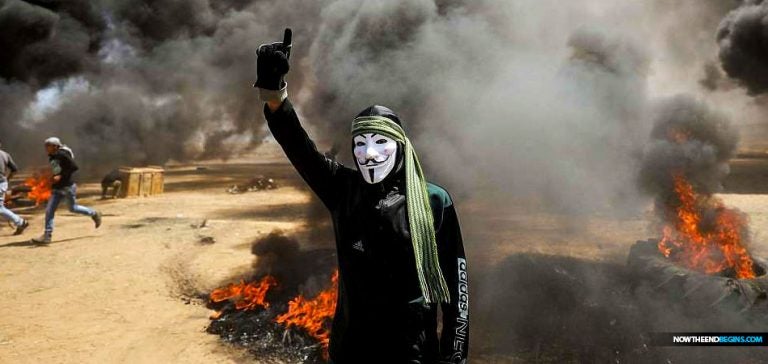 As 40,000 Palestinians Rush Gaza Border, Israeli Snipers Kill 38, Wound ...